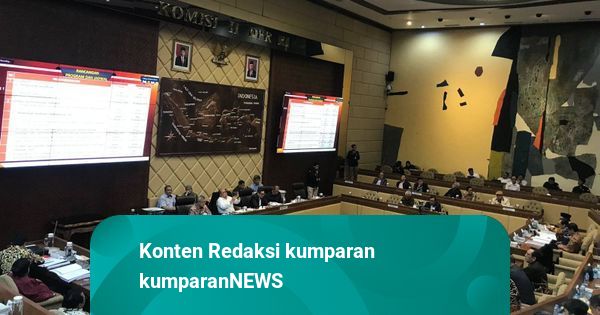 DPR Setujui Rancangan PKPU Pendaftaran Capres-cawapres 19-25 Oktober 2023 | kumparan.com